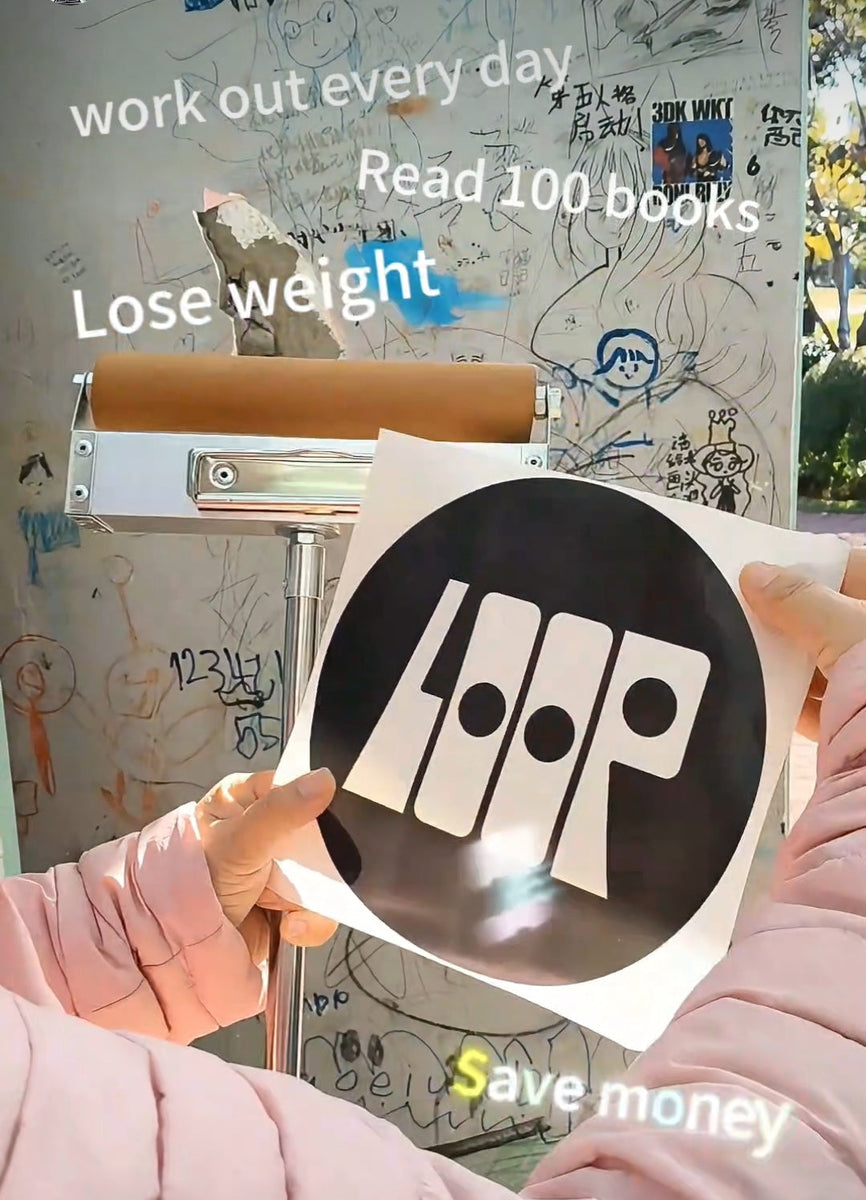 20cm round eggshell sticker pasted by 20cm wide sticker pole – Fancyprint