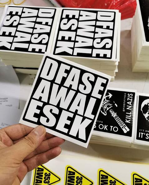 Black printed customized 10x10cm eggshell stickers – Fancyprint